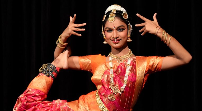 The 6 basic forms of Indian dance – Kohinoor